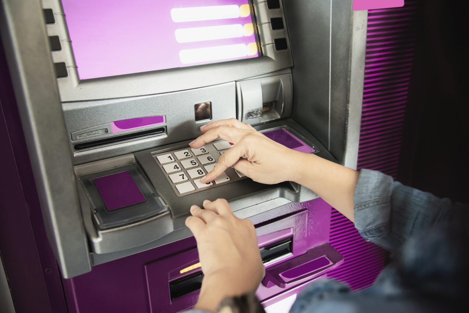 6 Alasan Kenapa Harga Emas Naik dan Analisisnya